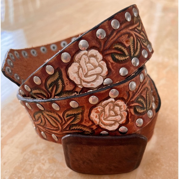 Streets Ahead | Accessories | Vintage Streets Ahead Tooled Roses ...